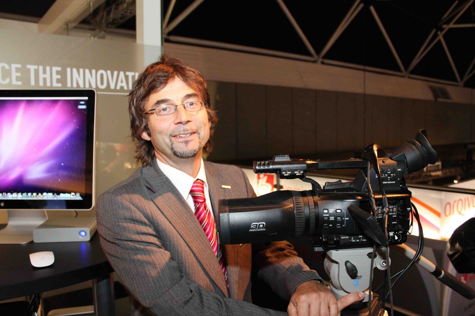 Panasonic präsentiert 4/3-Zoll HD-Camcorder